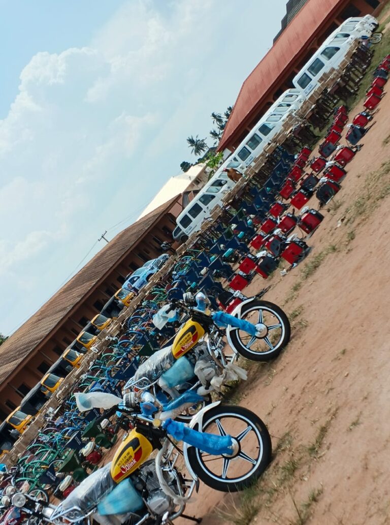 Osawaru Rolls Out Massive Empowerment Drive, Distributes Buses ...