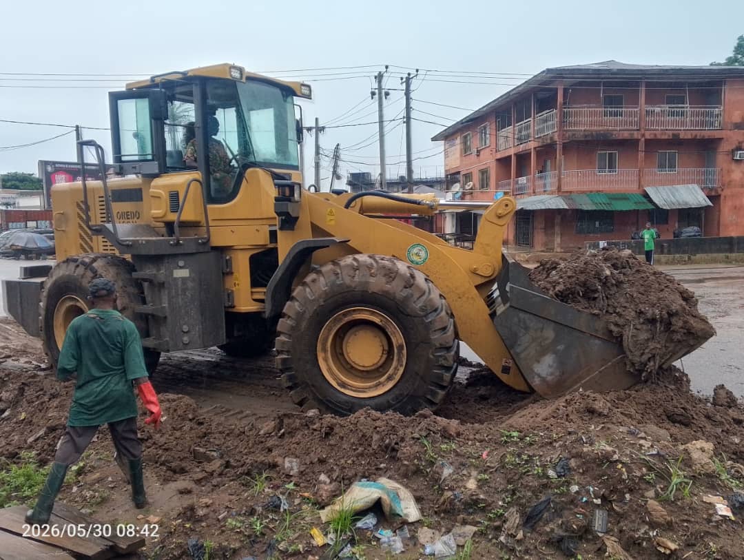 Oredo Environmental Team Defies Rainfall To Sustain Cleanliness ...